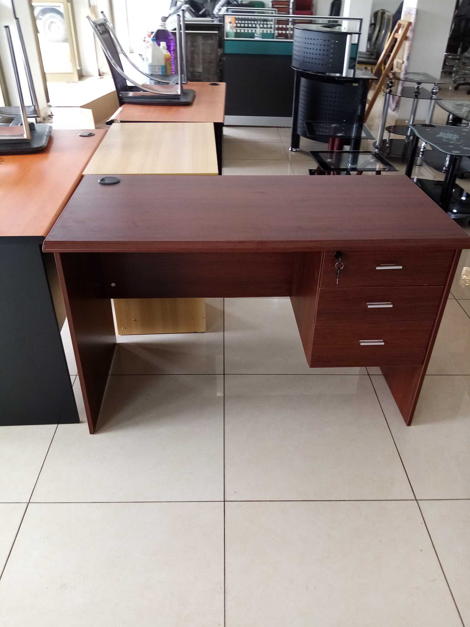 Office table | Reapp.com.gh